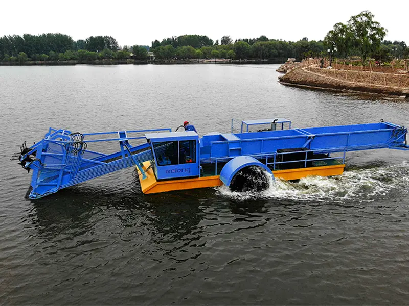 Aquatic Weed Harvester | Cleaning Ship| Amphibious Dredger| Amphibious ...