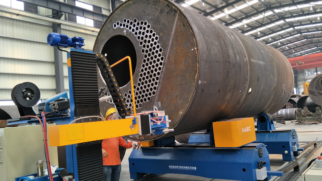 Horizontal Cylinder Girth Welding Station - Nanjing Auto Electric