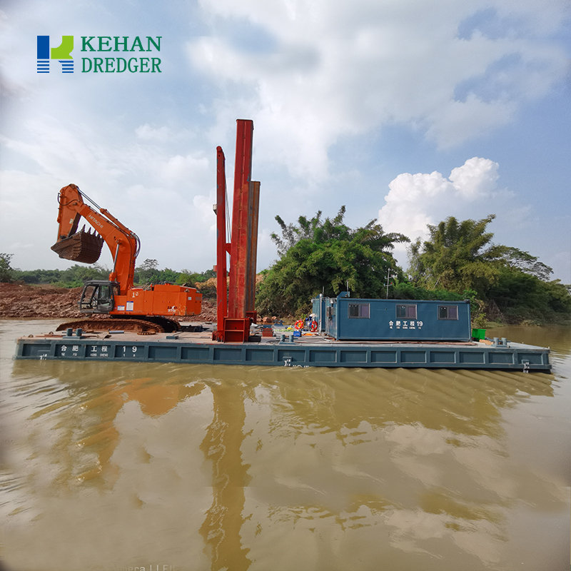 Backhoe Dredger: Stationary Dredger with Hydraulic Excavator on Pontoon ...
