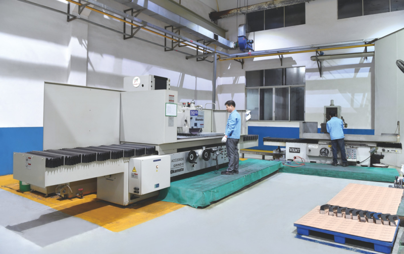 Precision grinding production line workshop--