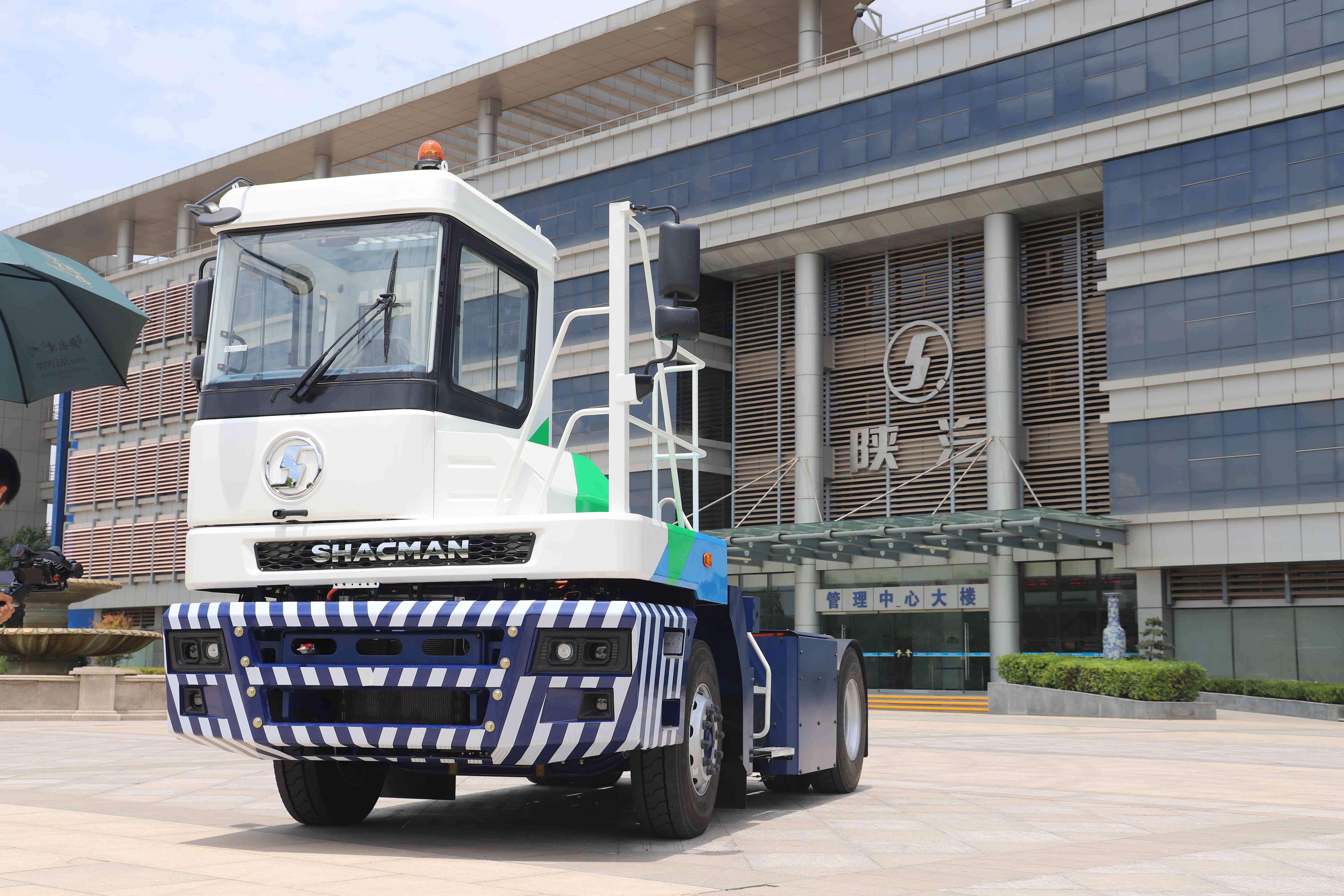 Driving Port Efficiency with SHACMAN Terminal Tractors: Energy-Saving ...