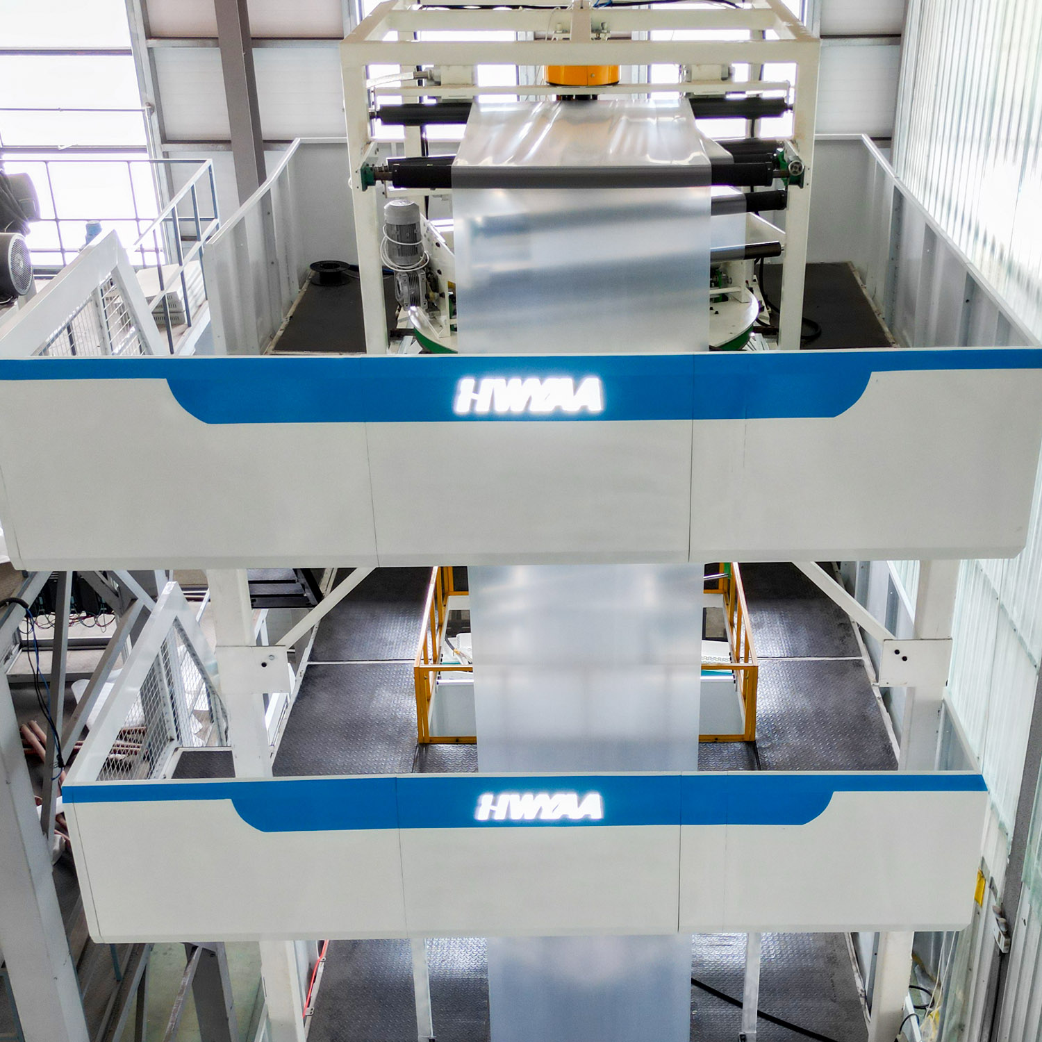 Hwyaa Three Layer Co-Extrusion Plastic Film Bag Extruder Production ...