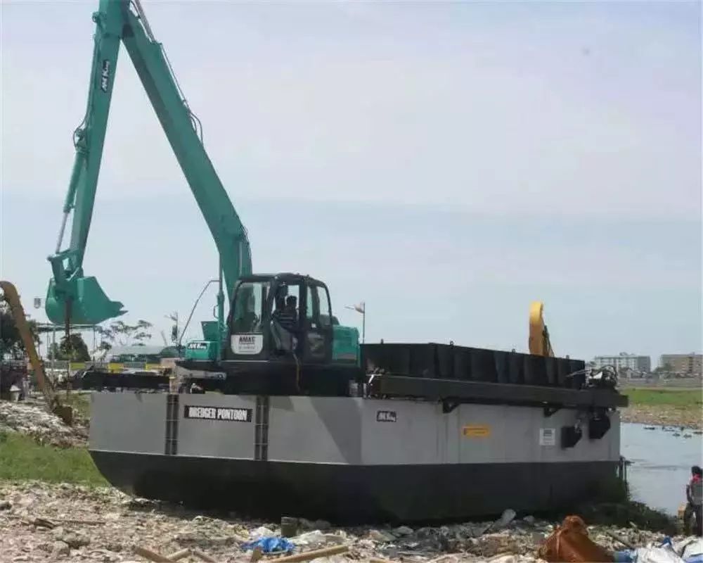 Backhoe on Barge-Relong Technology