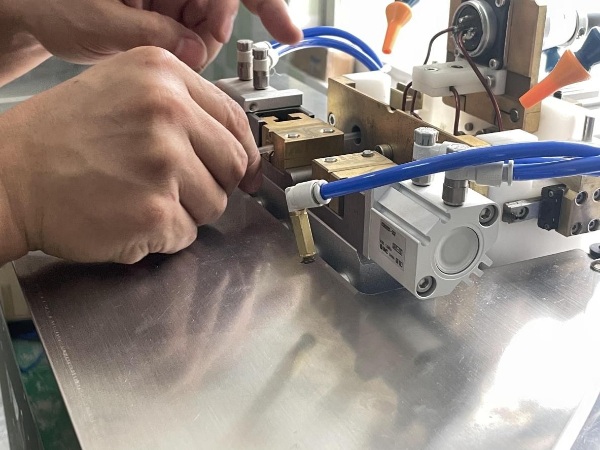 Catheter tip forming and ETT balloon bonding process,Centurial