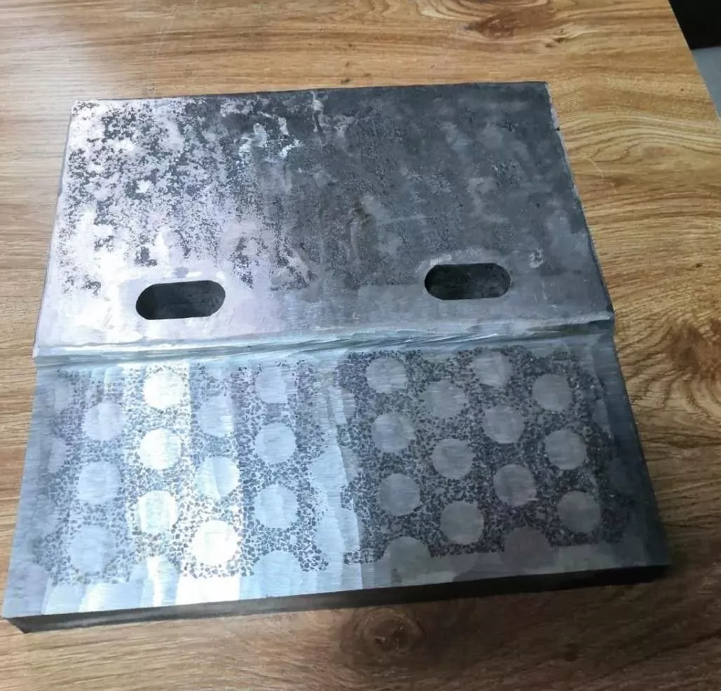 WEAR PALTE WITH CERAMIC INSERT-Bogvik Wear Material