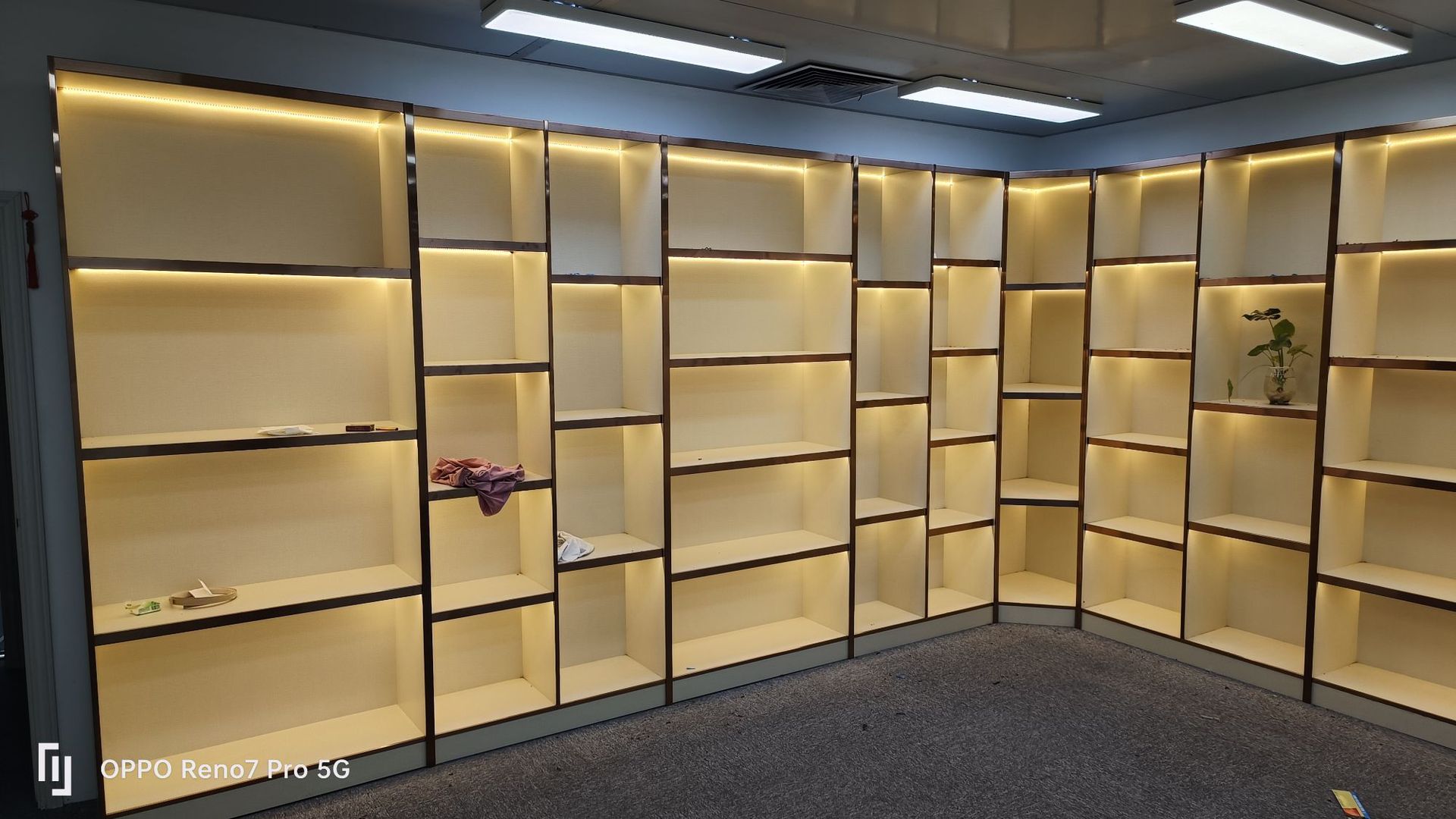 Standard and Customized Multilayer Led light Stainless Display Rack ...