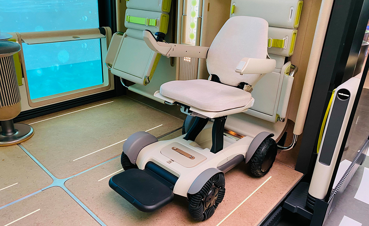Robooter Showcases Innovative Power Wheelchair X40 at CES 2024-Robooter