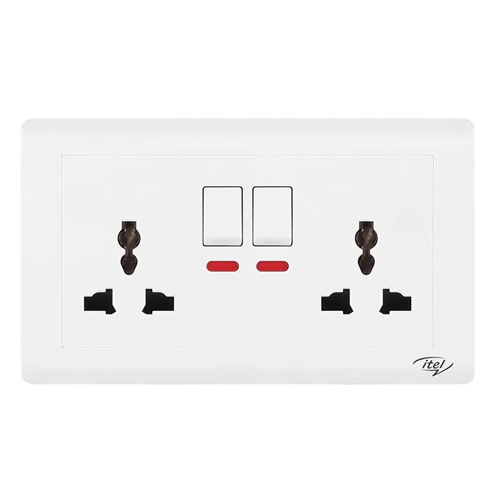 UK Type Socket-itel