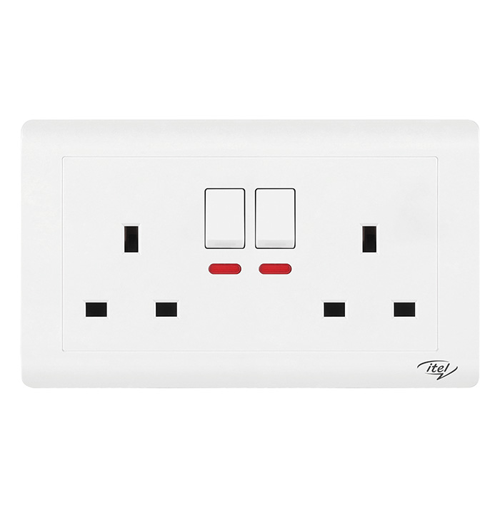 UK Type Socket-itel