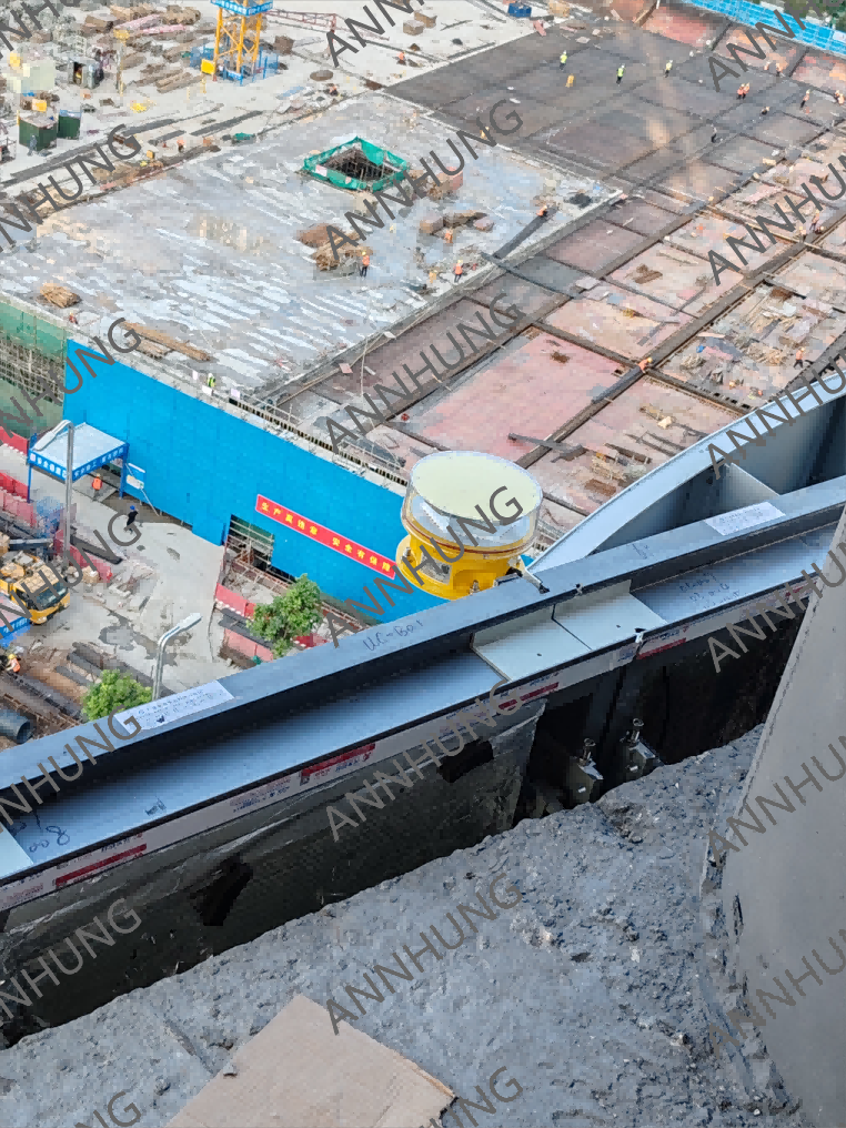 Medium-intensity Aviation Obstruction Light Installation Diagram