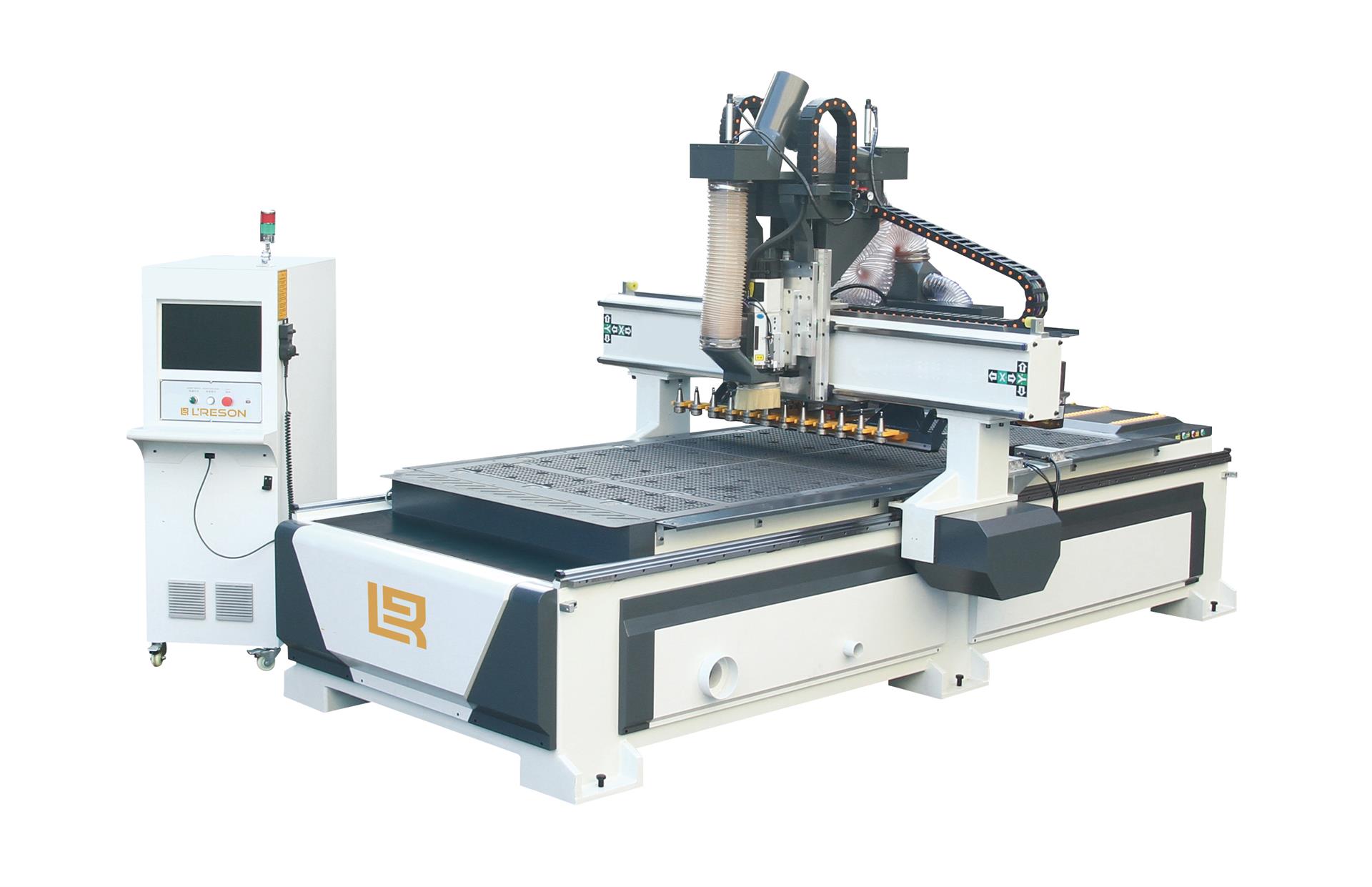 IN-LINE TOOL MAGAZINE MACHINING CENTER-L'RESON